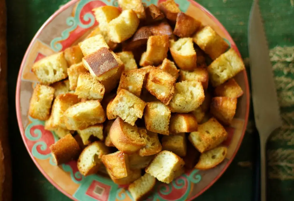 2 Methods On Making & Using Different Types Of Croutons - Loafy Bread