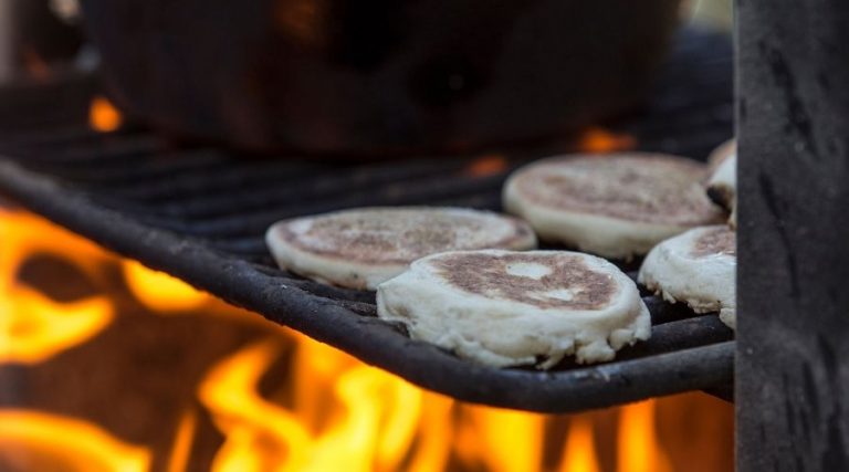 4 Proven Ways: How To Heat Up An English Muffin - Loafy Bread